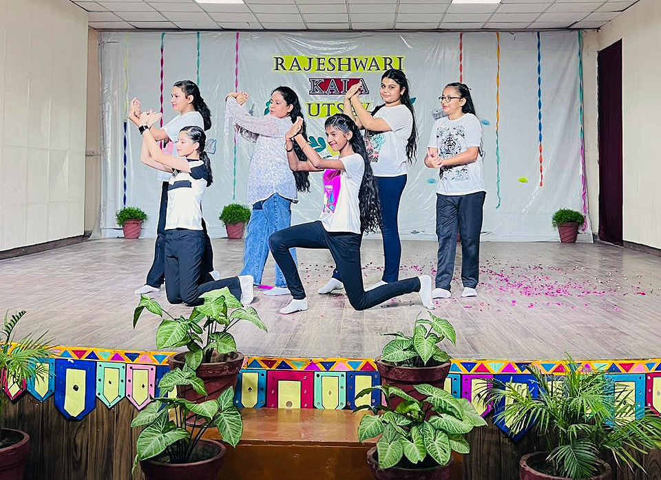 A day to celebrate art and artists! – Apeejay Newsroom