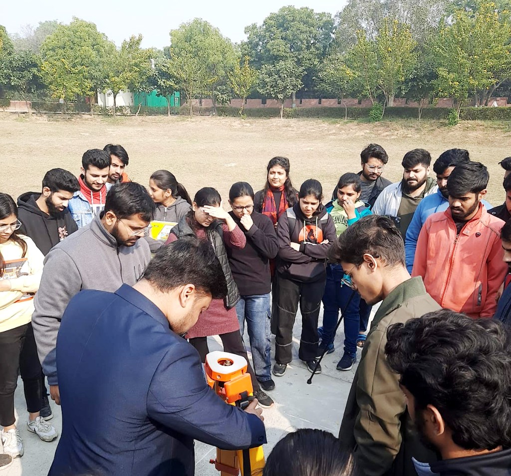 Expert familiarises budding architects with ‘Total Survey Station ...